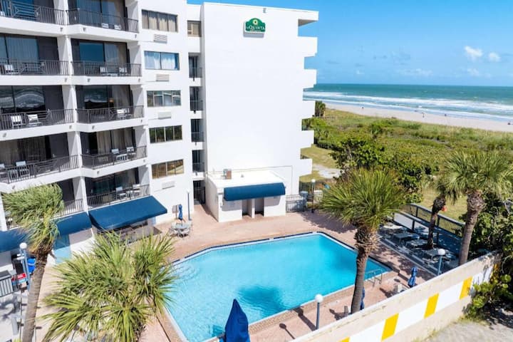 King Room | La Quinta Cocoa | Ocean/pool View - Cape Canaveral, FL