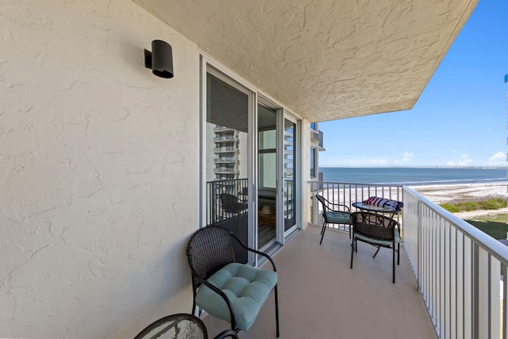 Beachfront Escape | Estero Beach Tennis 708c - Fort Myers Beach, FL