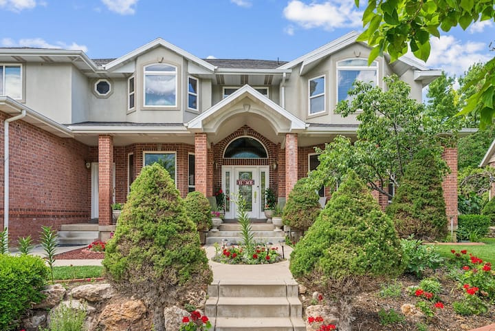Mountain View Mansion - Layton, UT