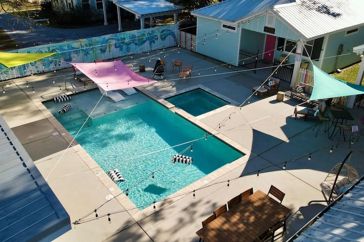 The Coastal Compound – Luxury 10br, Pool, Parking - Mississippi