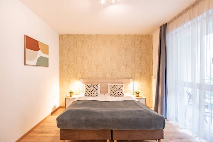 Balcony - Very Central -  Comfy - Budapest