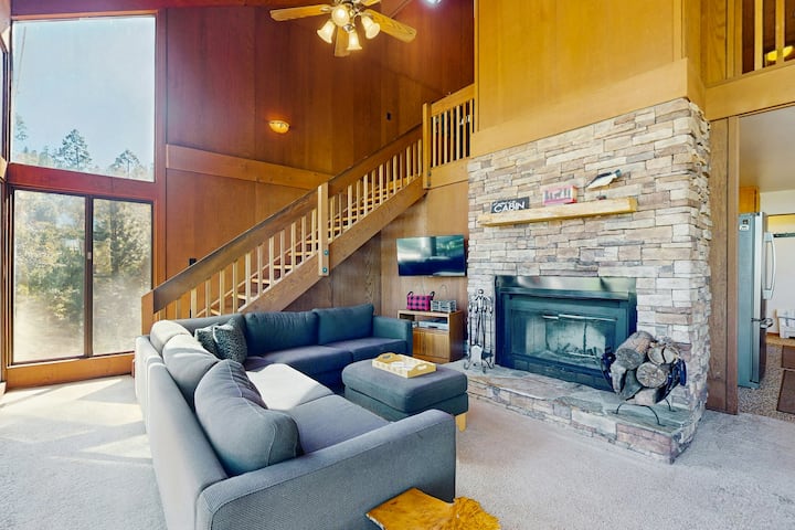 3br Cabin W/ Loft - Close To Lake, Skiing, Trails - Shaver Lake, CA