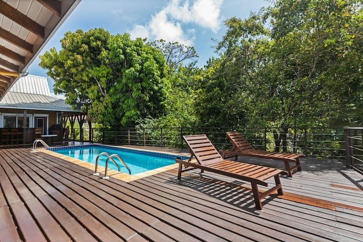 4br Beachfront Home With Private Pool & Ocean View - Belize