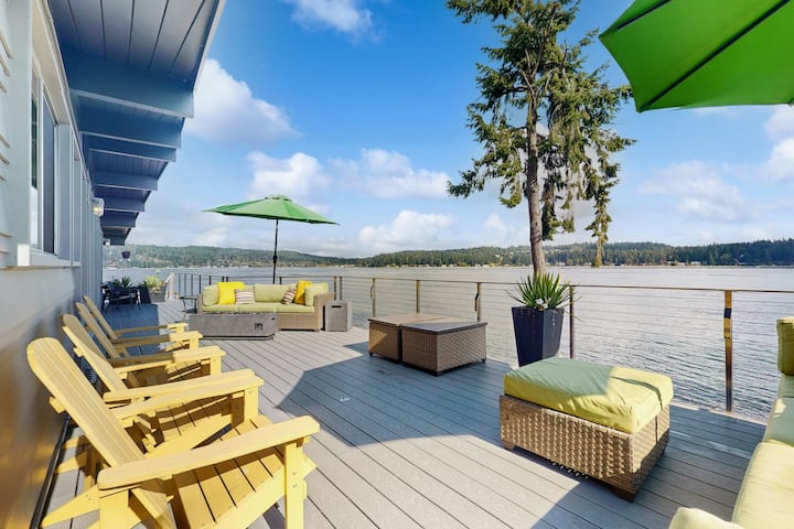 2br Waterfront Home W/deck, W/d & Fireplace-views - Bainbridge Island, WA