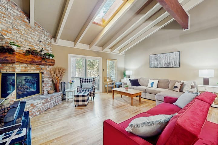 3br Townhome With Fireplace, Heated Pool - Carson City, NV