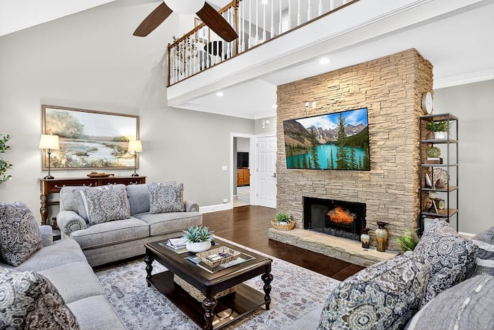 On Golf Course, 5 Minutes To Lake, Over 3,000 Ft2 - Peachtree City, GA