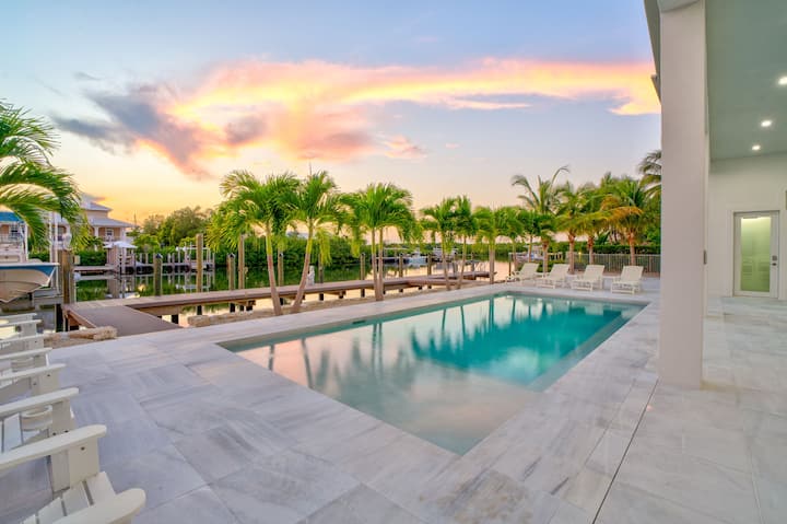 Keys Oasis | 5 King En-suites, Pool & Water Views - The Bahamas
