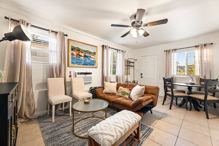 Echo Park Oasis 2br W/ Large Yard & Parking - Chinatown - Los Angeles