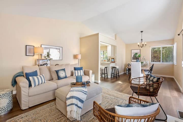 Pristine Santa Cruz Beach House - Santa Cruz, CA