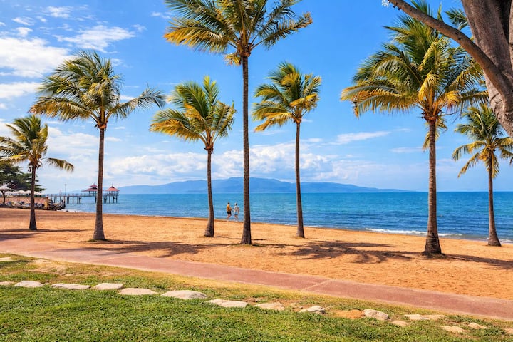 Strand Beachfront 1-bedroom, Townsville - Townsville