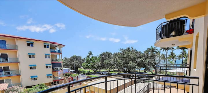 Strand Beachfront 1-bedroom, Townsville - Townsville City