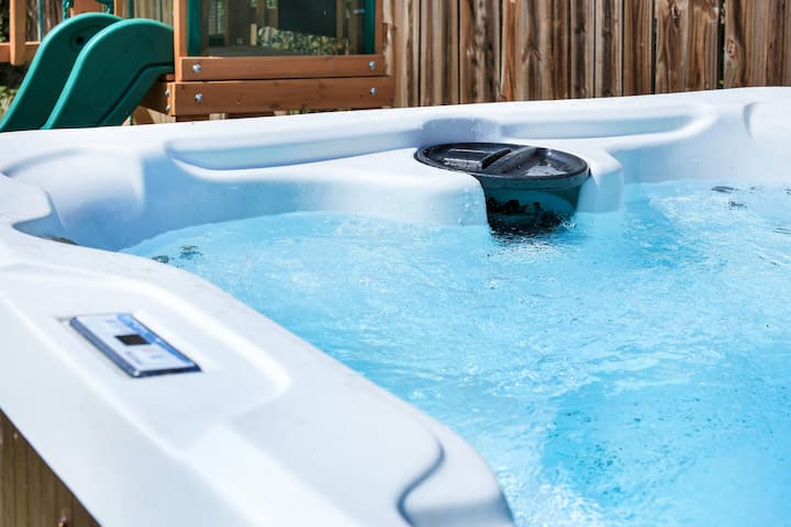 Hot Tub Nr Sea World Yard Bbq Swing Set Game Room - San Antonio, TX