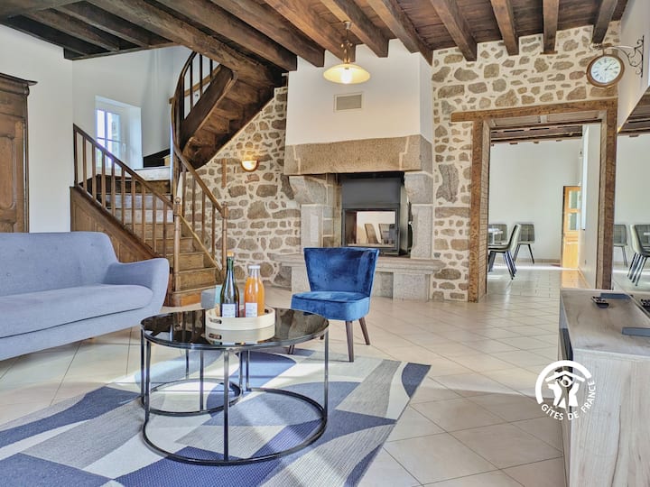 Gîte Chantrigné, 6 Pièces, 14 Pers. - Mayenne