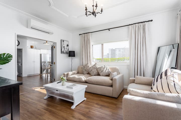 Deluxe Three-bedroom Villa - Upper Hutt