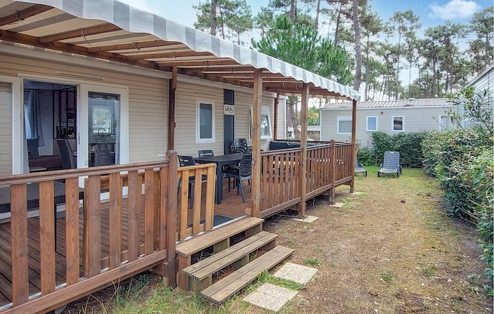 Cozy (Sta)caravan In Saint-julien-en Born - Saint-Julien-en-Born