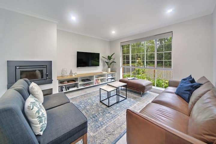 Callala Bay & Beach House - Pet Friendly Fireplace - Jervis Bay