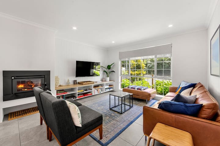 Callala Bay & Beach House - Pet Friendly Fireplace - Nowra