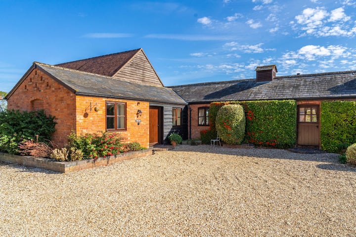 Elm End Cottage - Single-storey Farm Retreat - Winchcombe