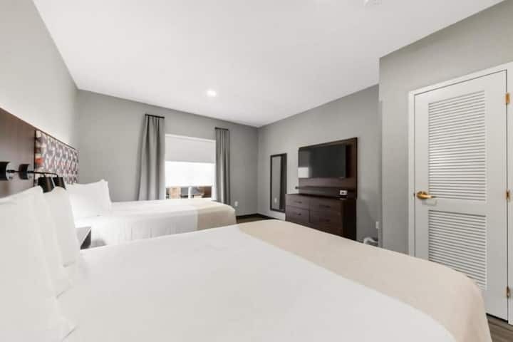 King Suite | Hawthorn College Station | Free Bfast - Bryan, TX