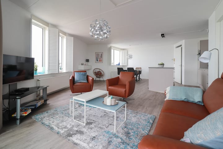 Corner Apartment On The Beach With Ijsselmeer View - Makkum
