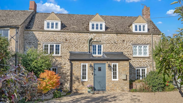 Taylor's Cottage - Near Bampton - Burford