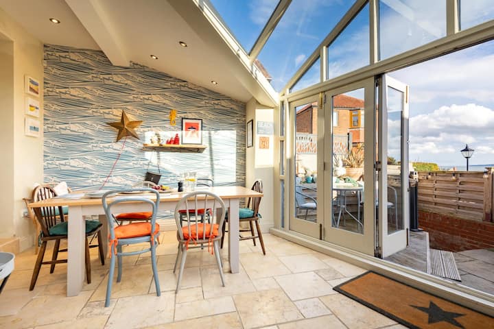 Harbour View House | Old Town, Sea Views | Sleeps - Scarborough