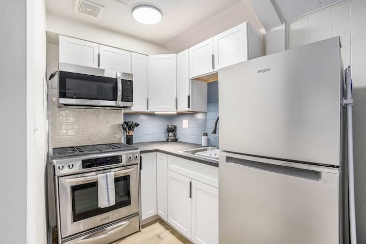 Cornerstone Loft - New Corporate Apt Downtown - 大急流城