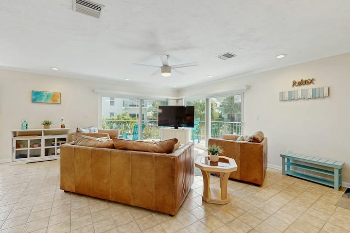 2 Br Condo Near The Water With Pool & Tennis Court - Marathon, FL