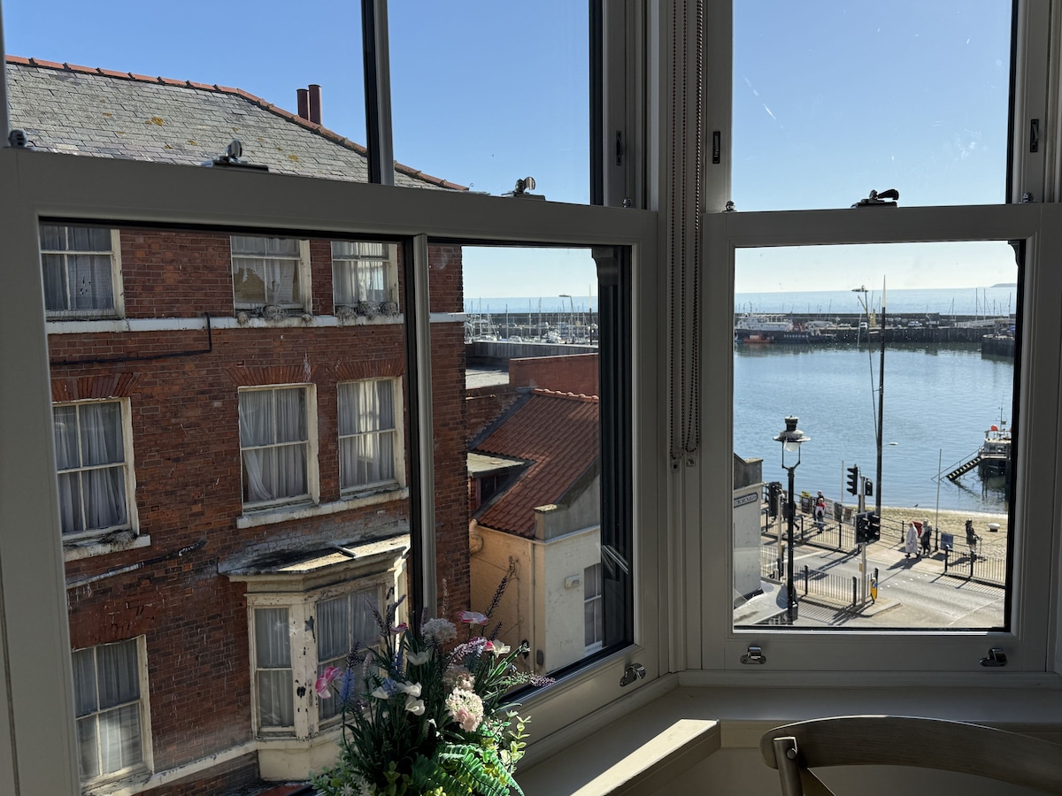 Merchants Quarters - 3 Apartments - Seaview - Cottages for Rent in ...