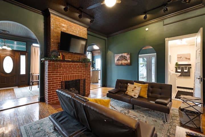 Retreat On Bardstown Rd. | Yard | Walk To Shops - Plantation, KY