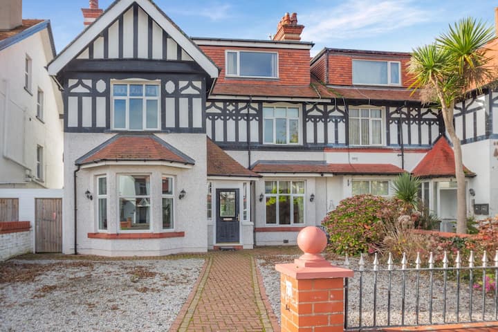 6 Bed In Llandudno (Oc-s33417) - Llandudno
