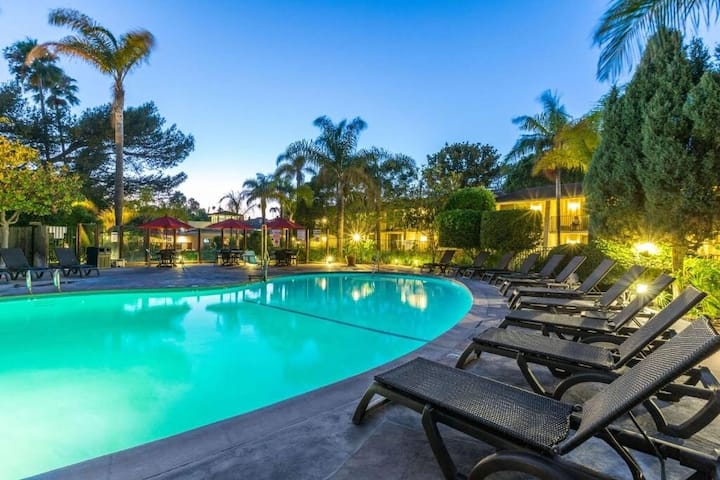 1brs | Ramada Santa Barbara | Spacious Retreat - Goleta, CA