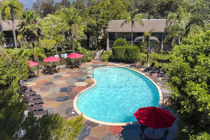 King Bed | Ramada Santa Barbara | Near Ucsb - Santa Barbara