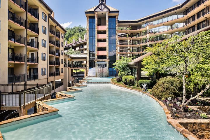 Cozy Studio Near Smoky Mtns & Downtown Gatlinburg - Gatlinburg, TN