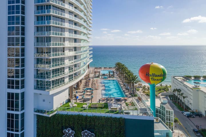 On The Beach - Ocean View - Incredible Amenities - Hollywood
