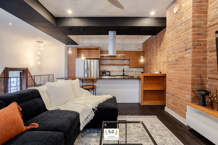 Elegant Downtown Stay | Near Bell Centre Mtl - Montréal, QC