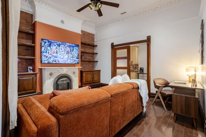 Bright Montréal Loft | Trendy Downtown Escape - Montreal