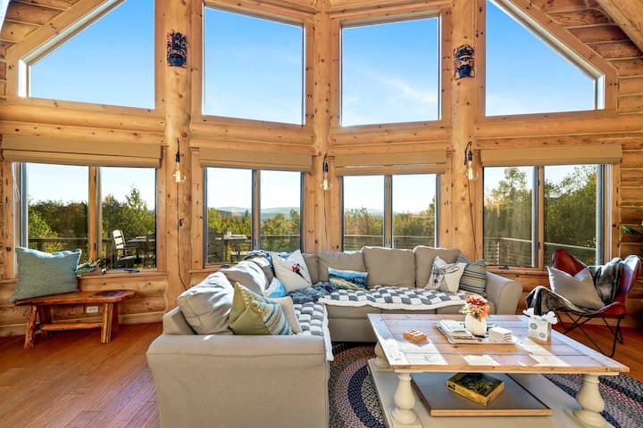 Beautiful Log Home, Mtn Views, Sleeps 14, Hot Tub - Bethel, ME