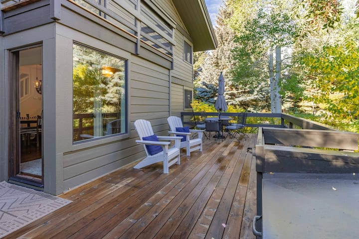The Pine Nook At Dollar | Walk To Ski + Amenities - Sun Valley, ID
