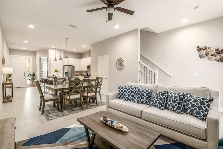 Luxury Townhome In Kissimmee - Old Town, Kissimmee