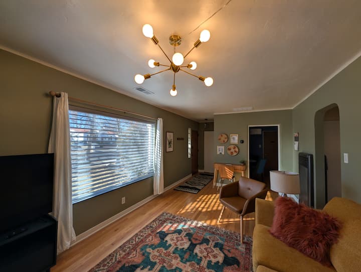 Modern Southwest Retreat Near Old Town Abq - Albuquerque, NM