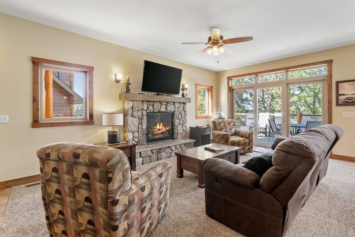 Sleep 12-big Sandy Lodge V10-lakefront-luxury - Savanna Portage State Park, McGregor