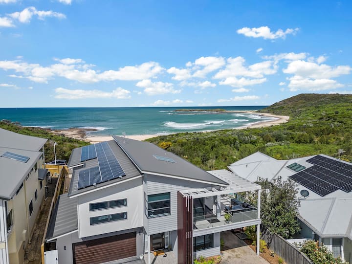 Surfside - Beachfront Deluxe With Pool & Spa - Newcastle