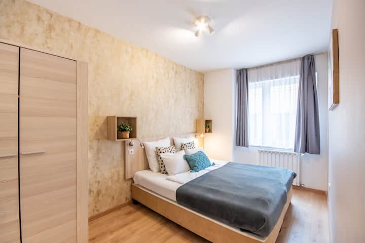 Central - Quiet Sleep - Budapest