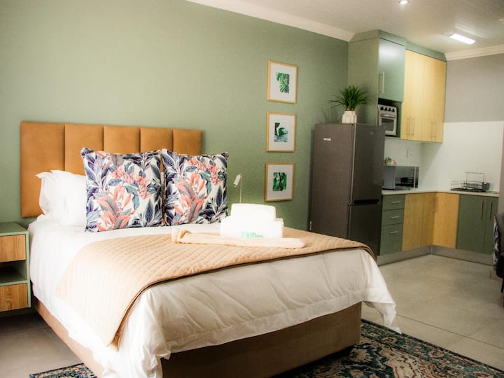 Luxury Queen Studio - Secunda