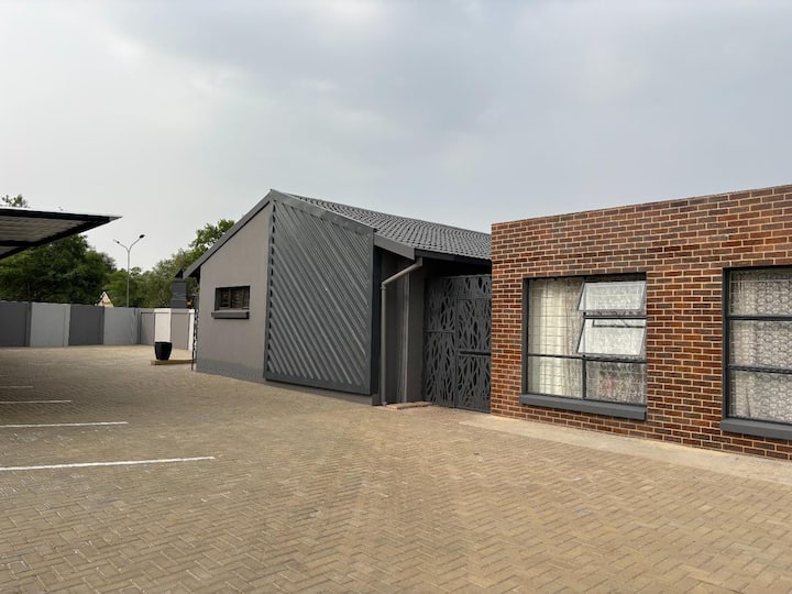 Deluxe Twin Studio - Secunda