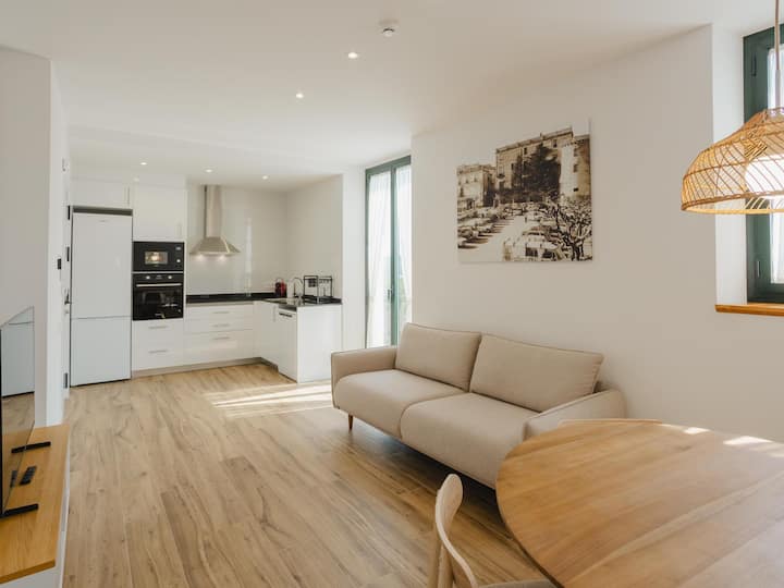 Torre Dels Bous Appartement 2-b - Breda, Spain
