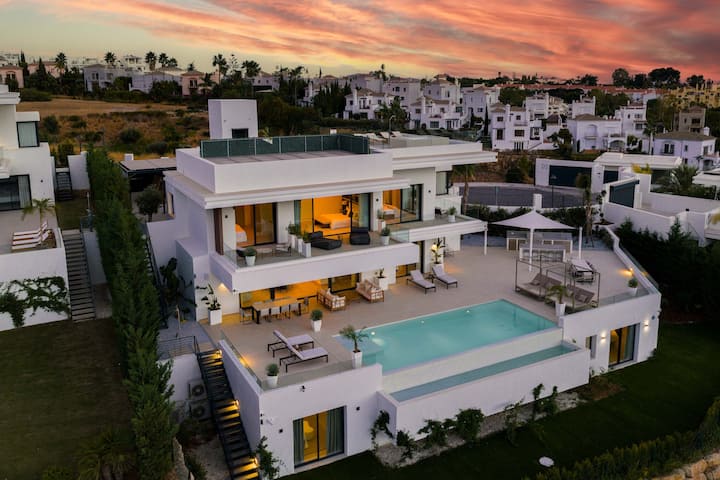 Villa Resina | Luxury Gym Cinema Sea Views - Estepona