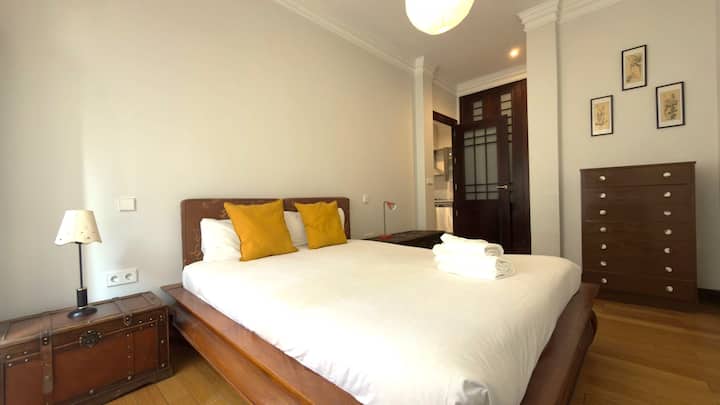 Centrally Located Flat In Madrid For 6 People - Madrid