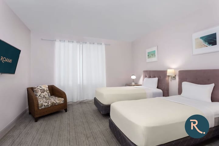 Roami At Hotel Astor | Pool | Queen Studio #29 - Miami Beach, FL